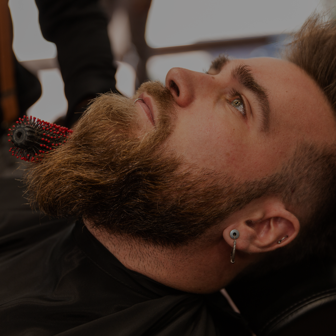 Brushes and combs at Velihan Beardcare - Order the best beard care products.